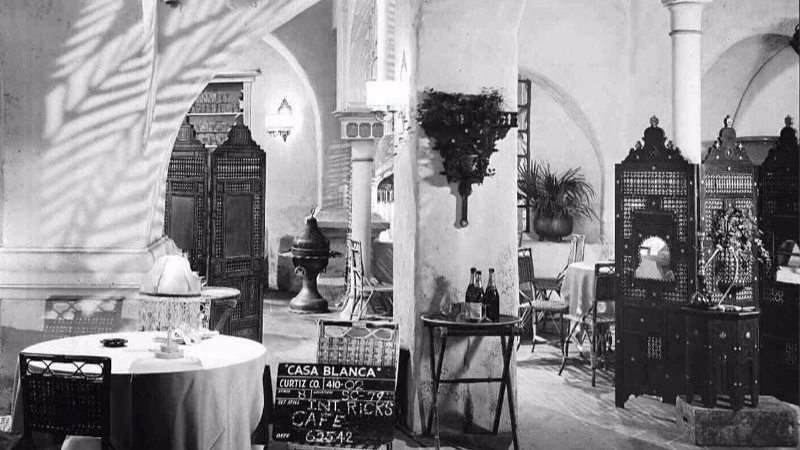 Fas’ta Ricks Cafe’sinin içi, Hollywood'un klasik savaş filmi ...